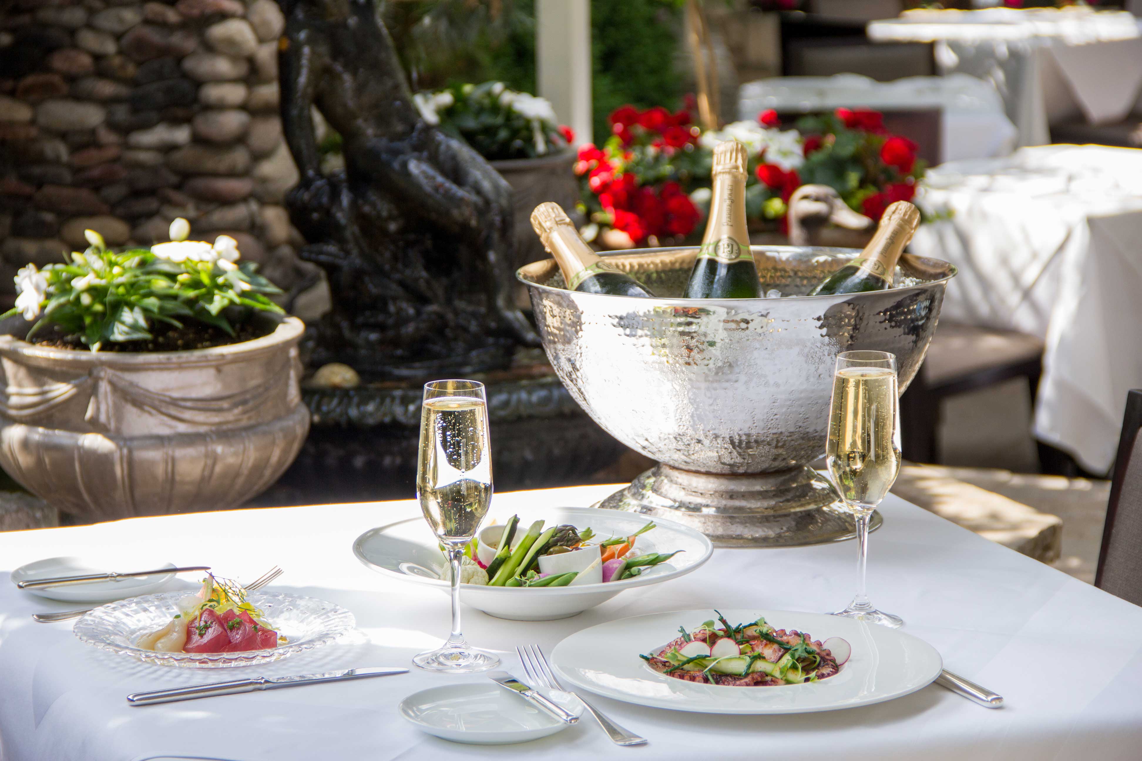 Champagne & Roses Brunch - Auberge du Pommier